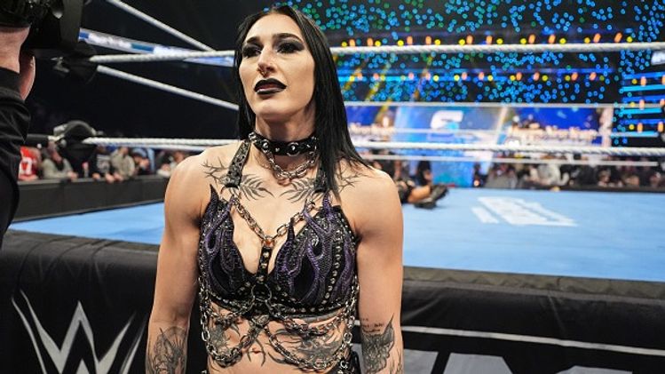 Rhea Ripley sends warning to former WWE champion after SmackDown ...