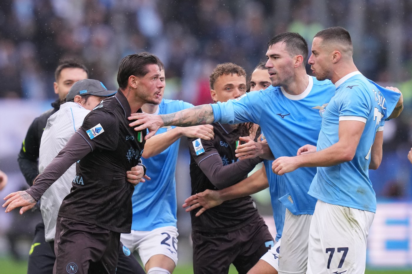 Napoli triumphs over Lazio but match ends in chaos with three red cards ...