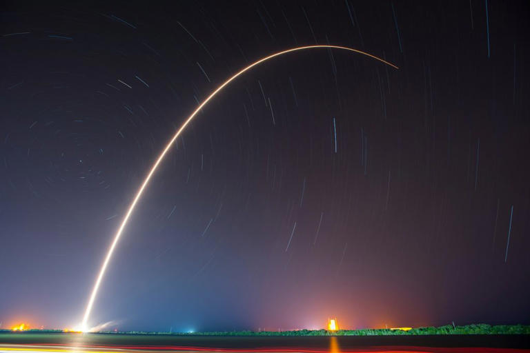 SpaceX begins major reconfiguration of its Starlink satellite network