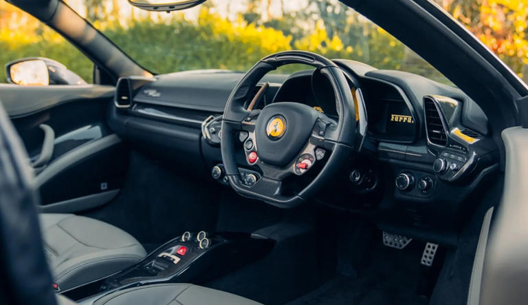 Deze Ferrari, die naar de veiling gaat, is alleen door het Ferrari ...