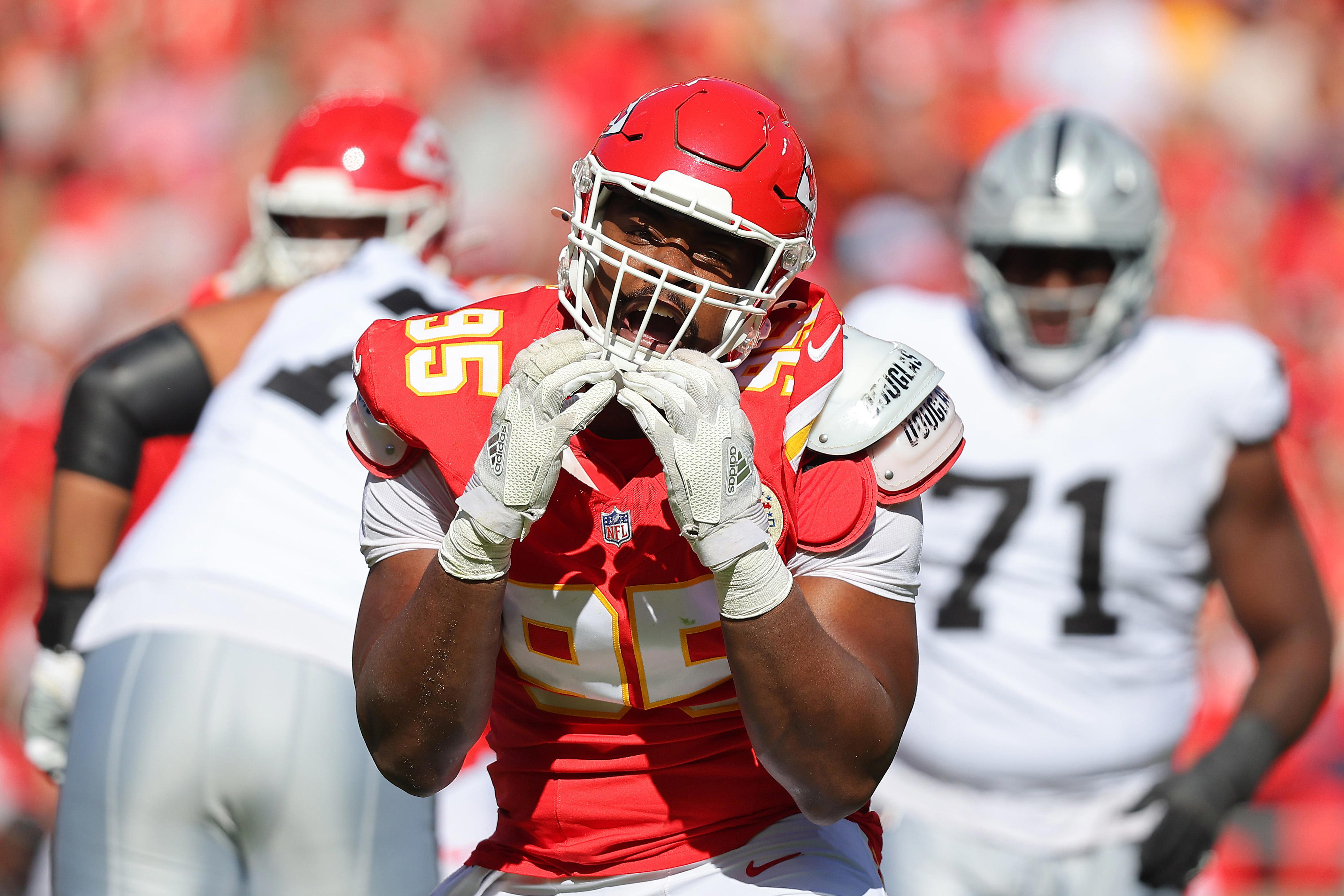 Chiefs vs. Raiders: KC will be 4.5-point favorites in Week 18