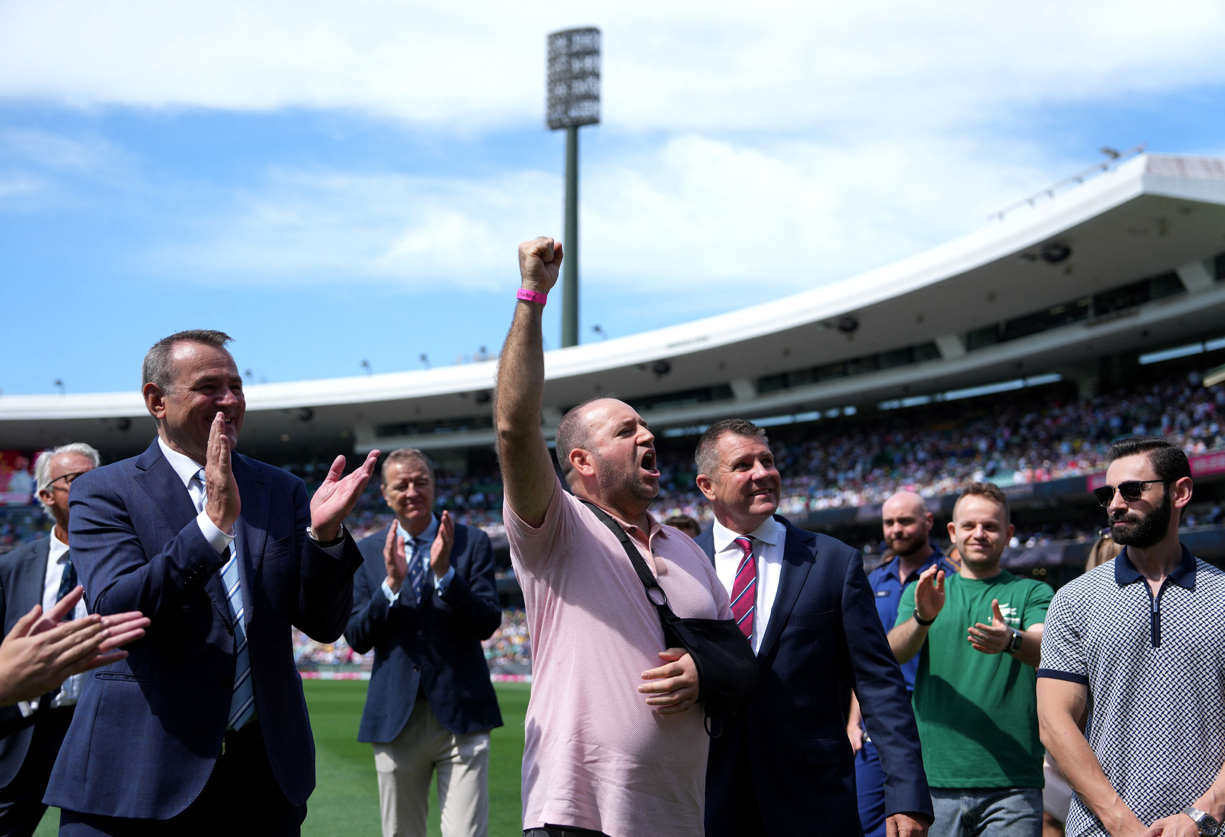Bondi hero Ahmed al-Ahmed gets standing ovation from sold-out SCG