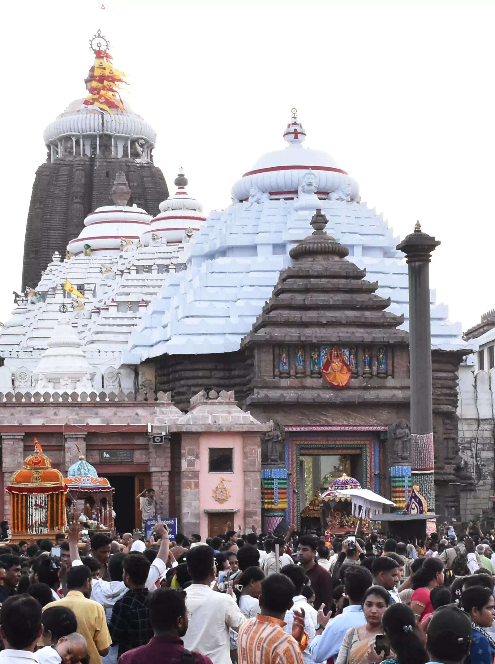 Cops, temple authorities spar over special queue inside Puri shrine