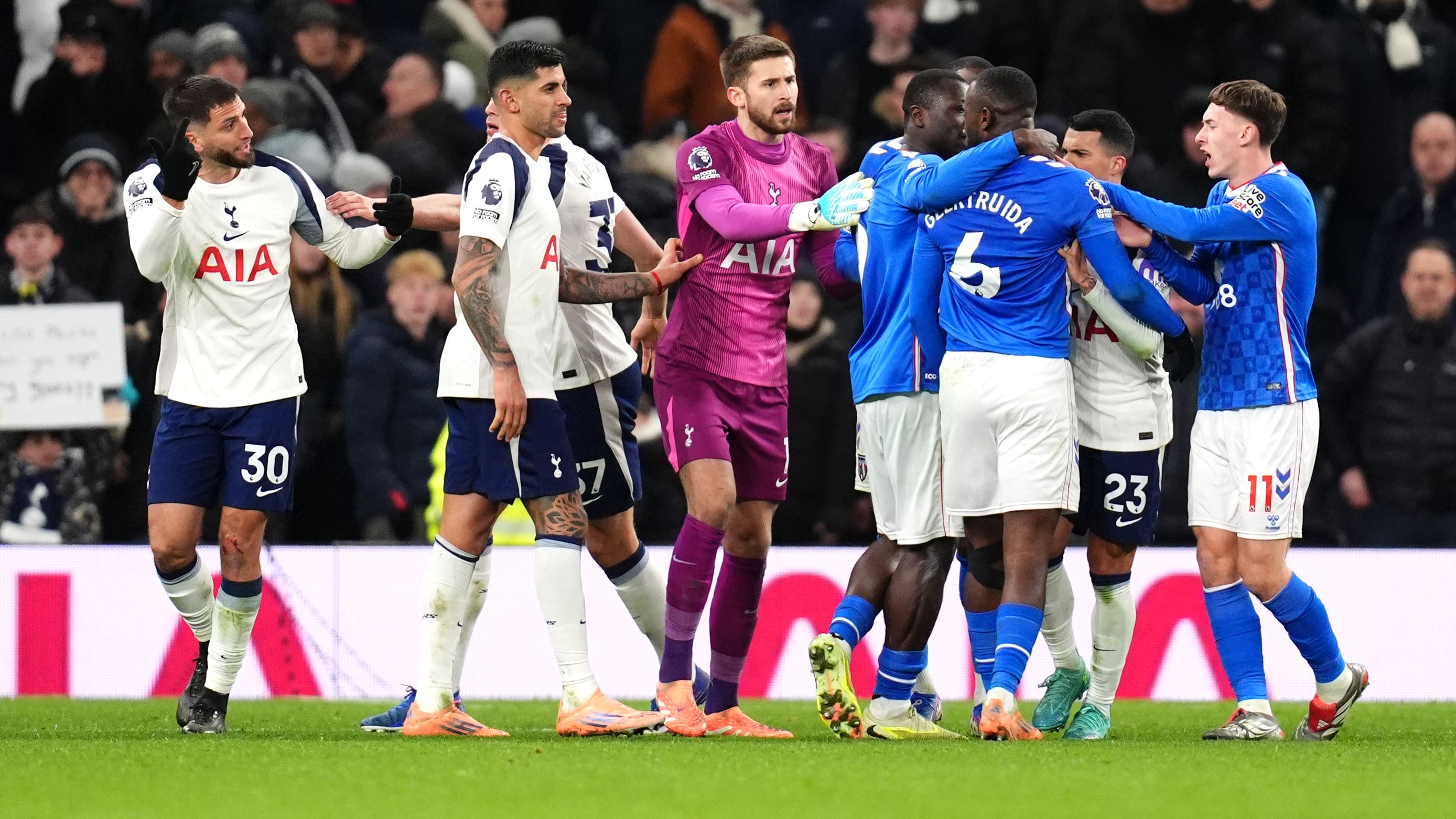 Tottenham booed off after Sunderland draw as pressure mounts on Thomas ...