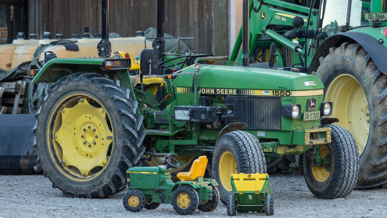 John Deere yanks hundreds of Iowa jobs as US factories pull back