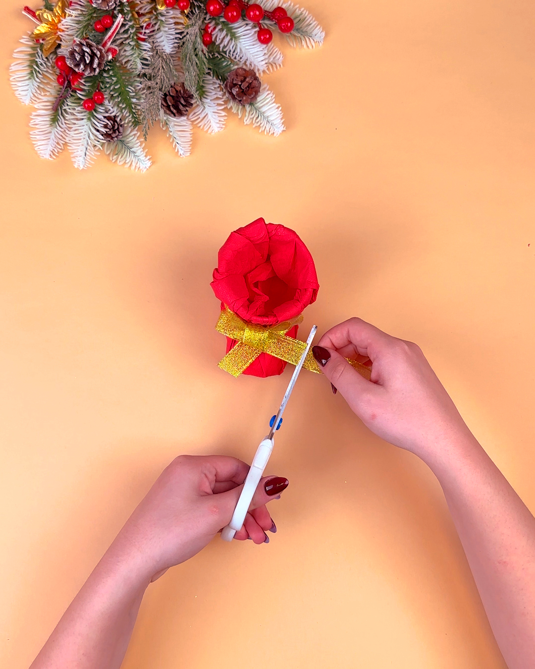 Sweet and festive candy holder for the holidays 🍬🎄