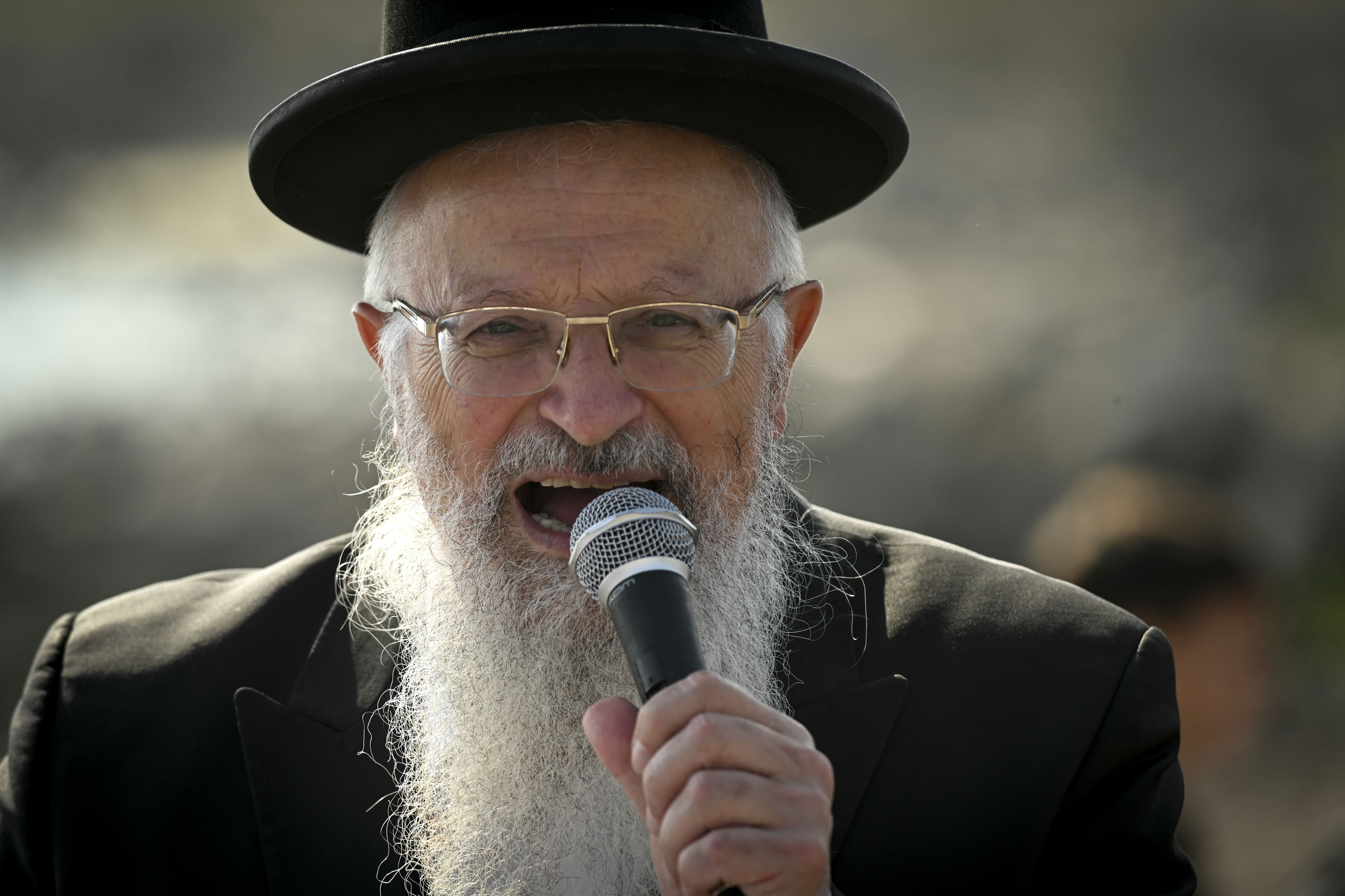'God does not do a half job,' Safed's Rabbi Shmuel Eliyahu says ...