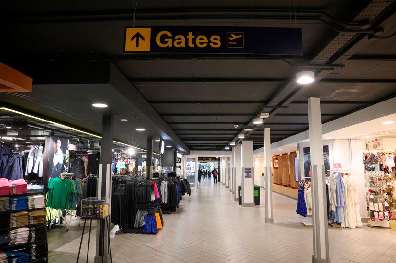 East Midlands Airport travel warning as snow could hit region overnight