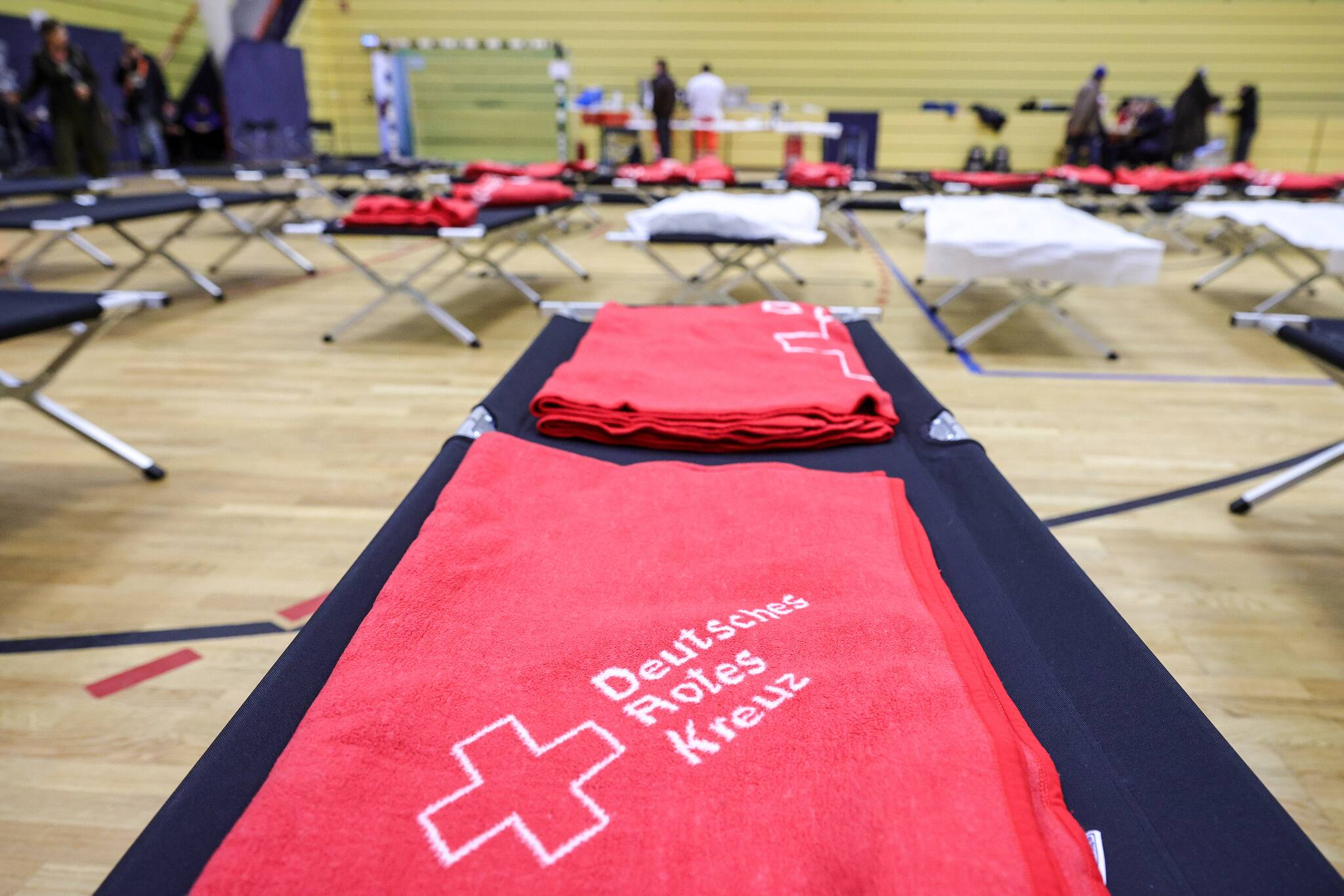 Blackout in Berlin: Teltow öffnet Notunterkunft nach Stromausfall in ...