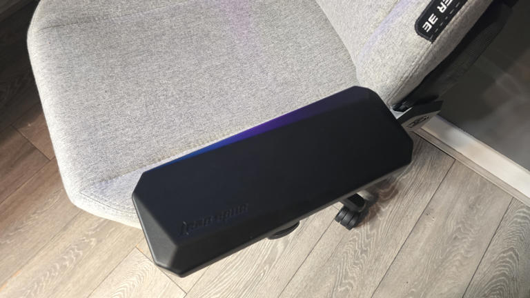 The AndaSeat Kaiser 3E XL might be one of the best value gaming chairs ...