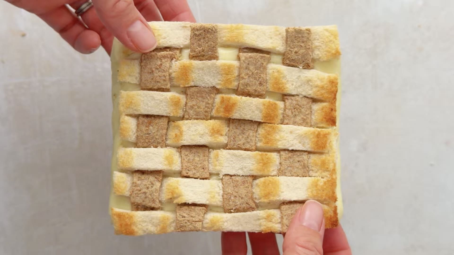 Woven cheese toastie (white + brown bread)