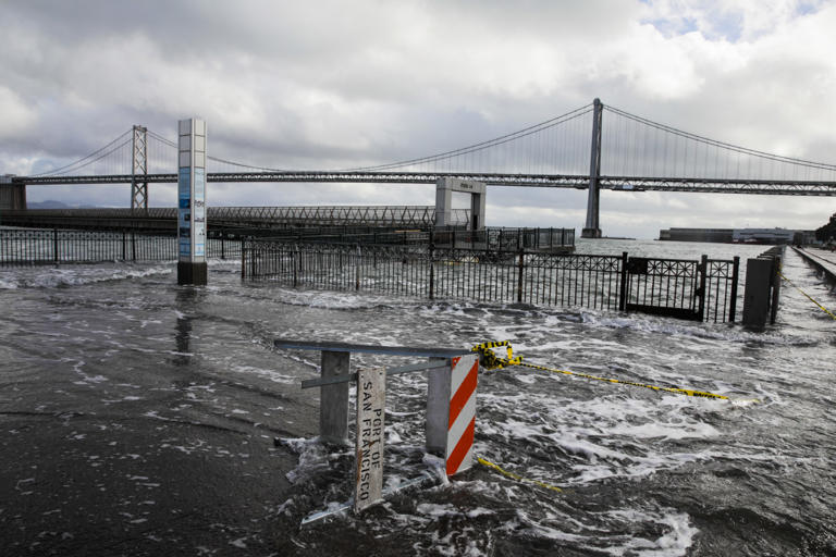 Heavy rain, king tides flood parts of San Francisco, Bay Area