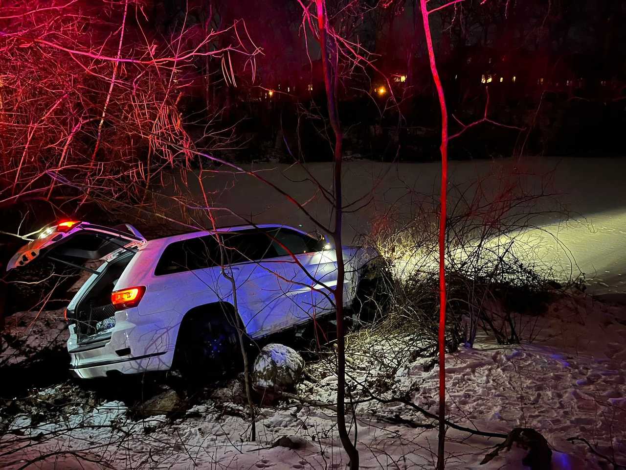 Jeep veers 100 feet off roadway into water in Morris County ...