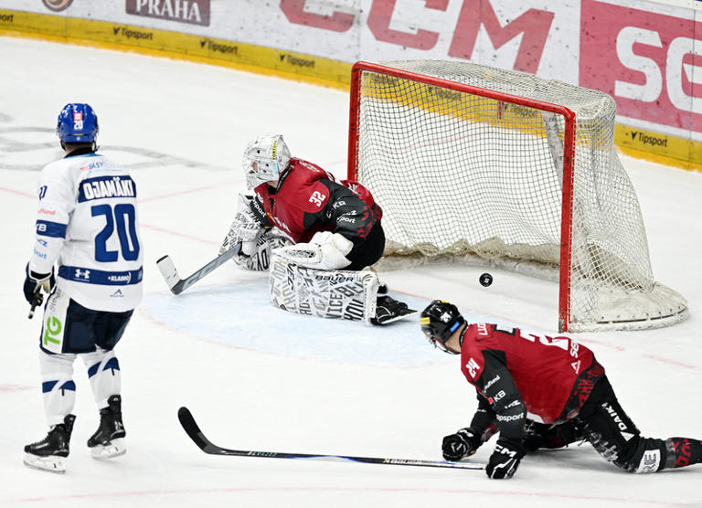 Kladno vyhrálo po čtyřech letech na ledě Sparty, v prodloužení rozhodl ...