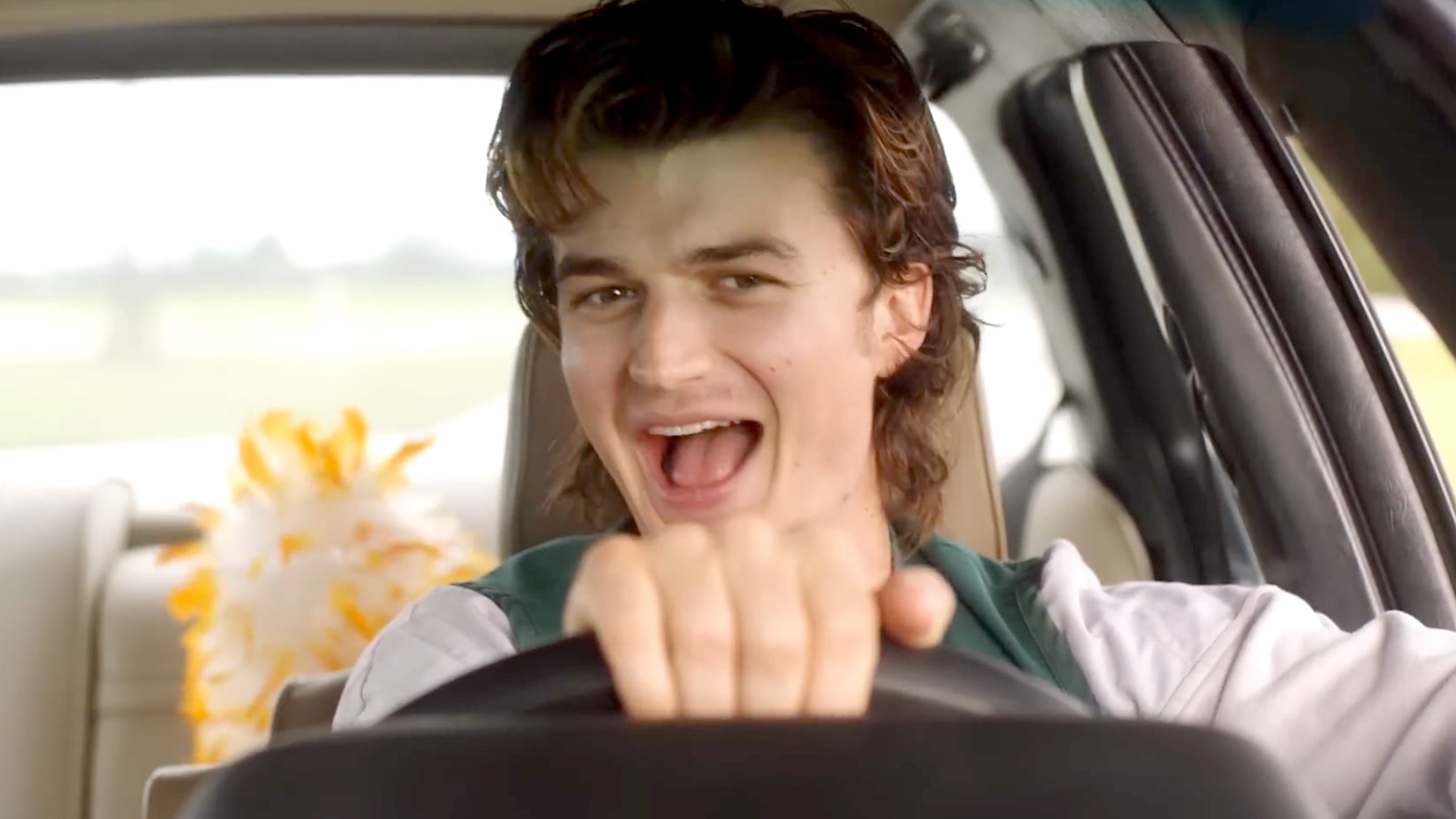 Laughing between the chaos: Stranger Things season 4 bloopers