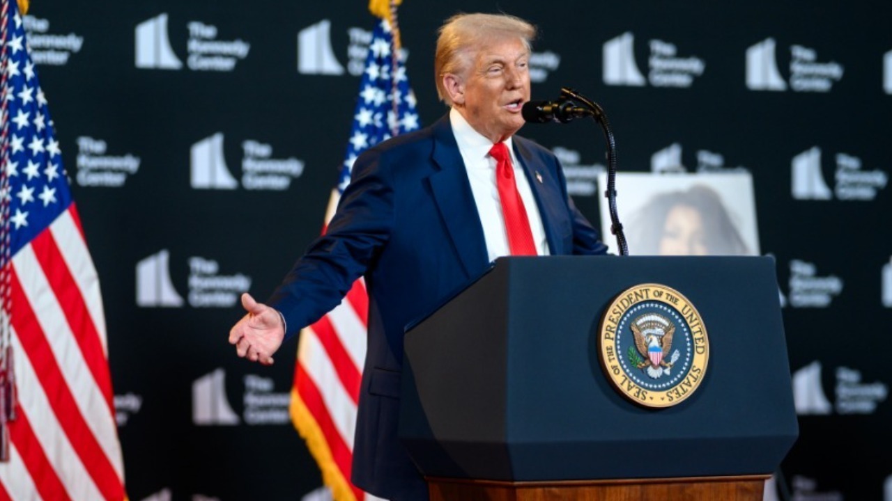 Stocks tell a different story than Trump's "hottest economy" boast