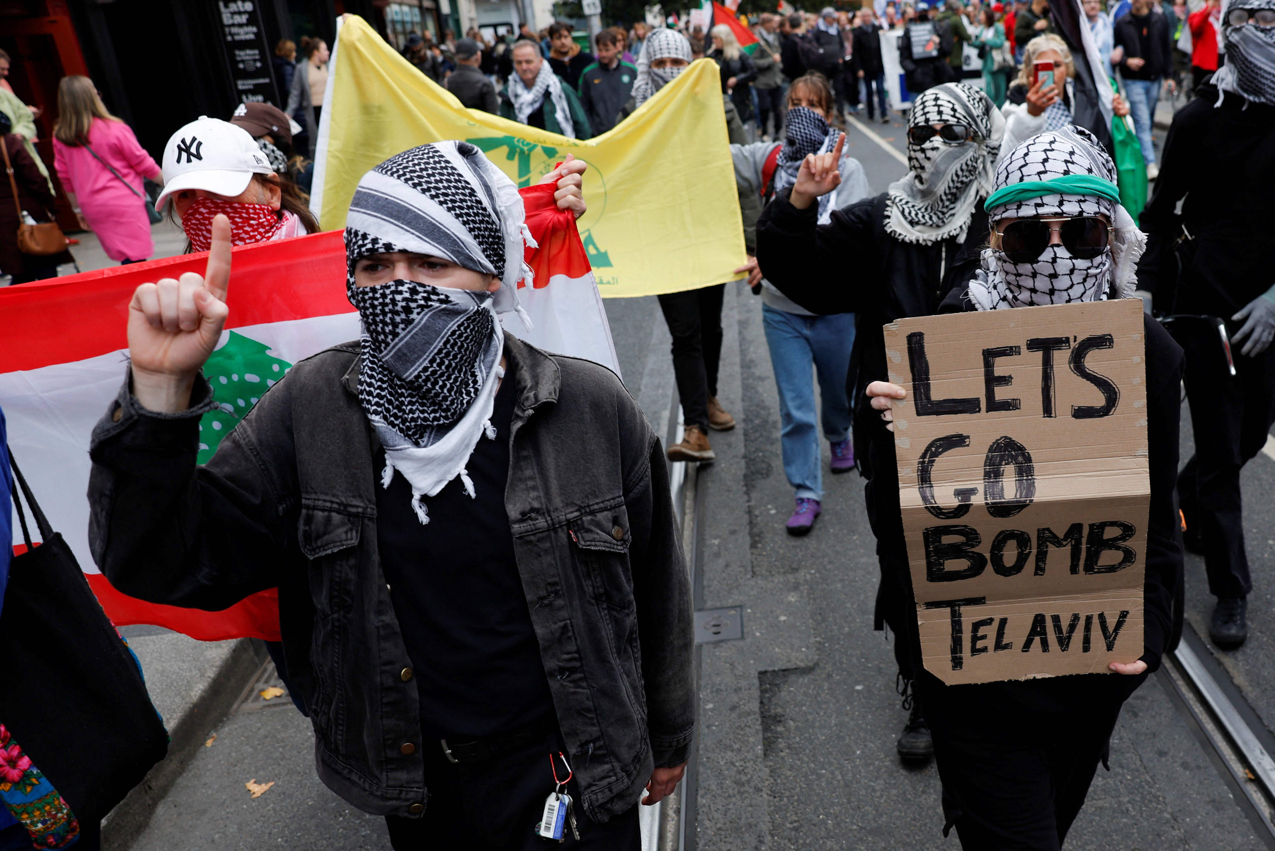 Pro-Hamas extremist Islamist preacher begins UK speaking tour despite ...