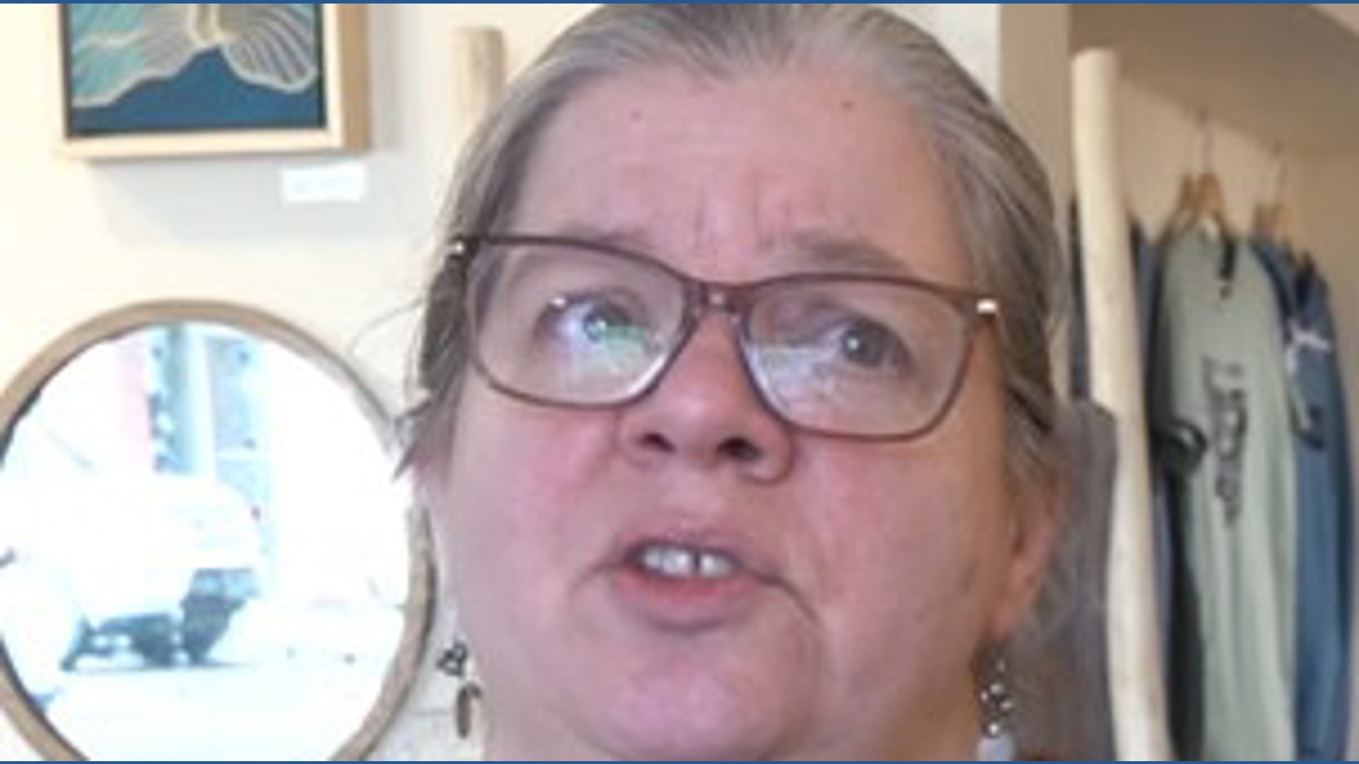 2 people dead after car crashes into tree in New Haven