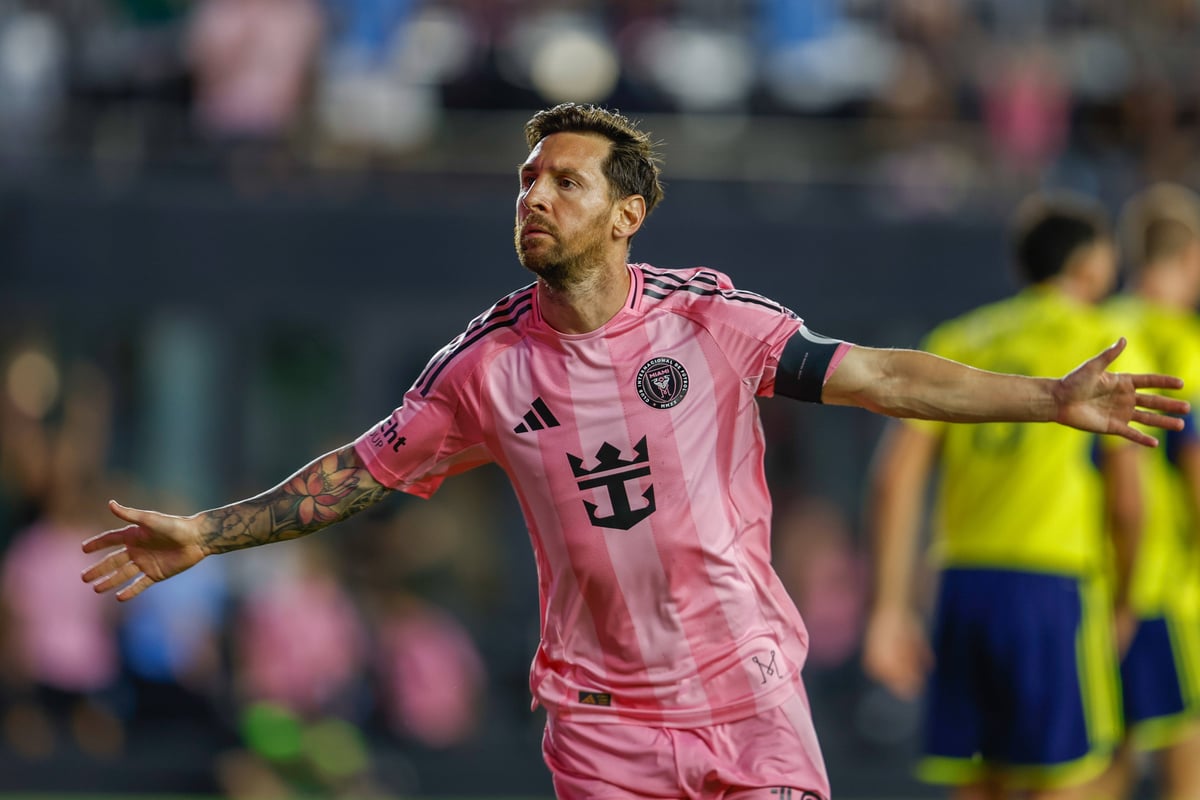 Liverpool exploring incredible Lionel Messi deal