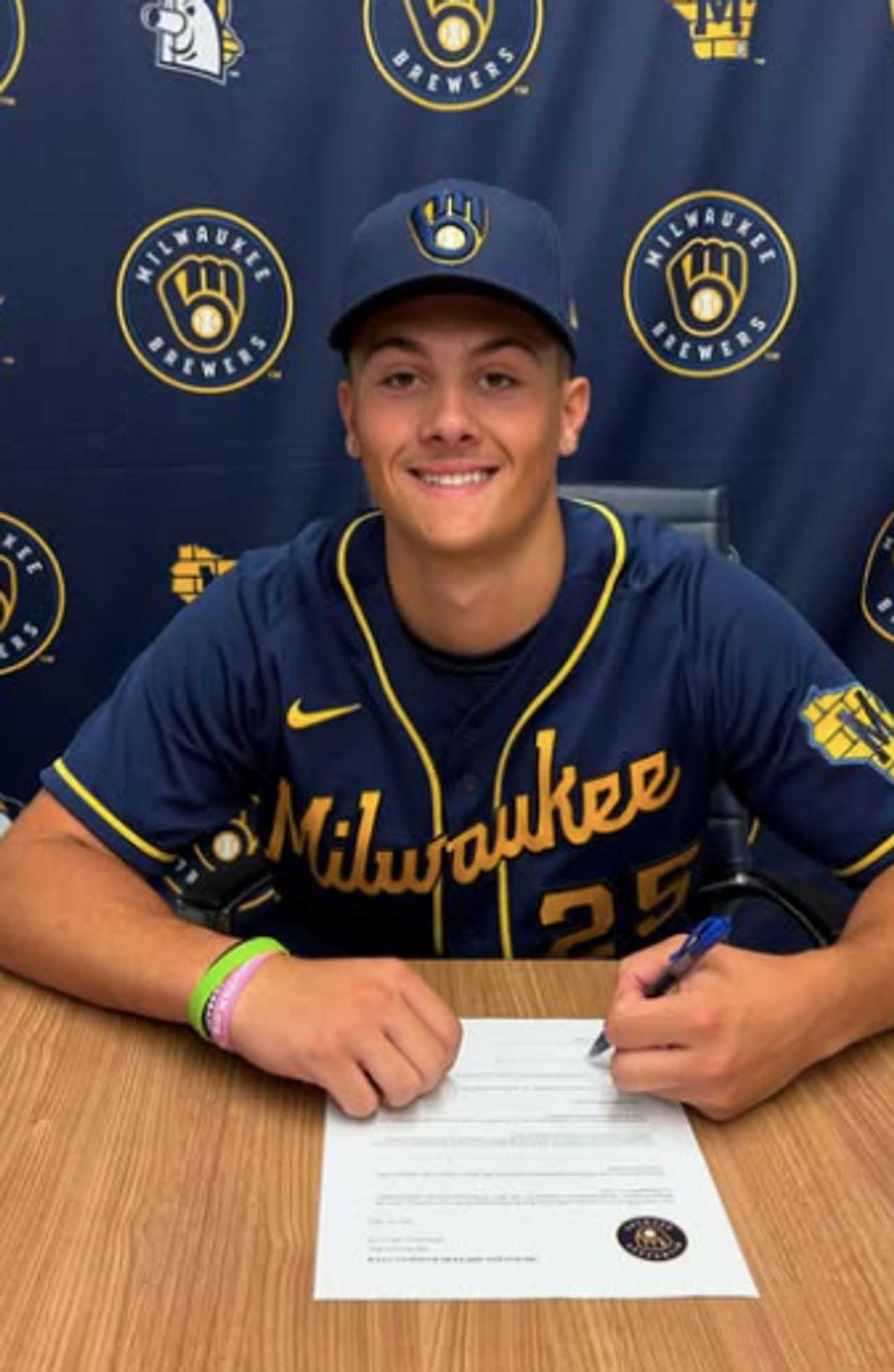 Brewer's prospect Frank Cairone hospitalized in NJ crash: report