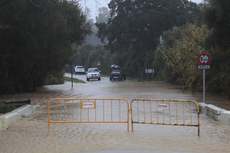 Inundaciones y tráfico marítimo cortado en el sur de España por una ...
