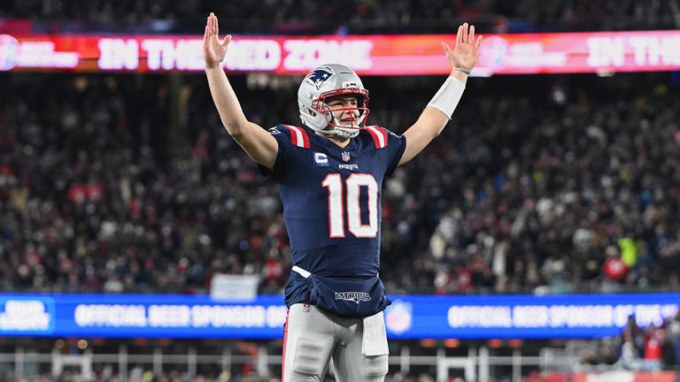 Where Drake Maye's 2025 MVP-caliber season ranks in Patriots history