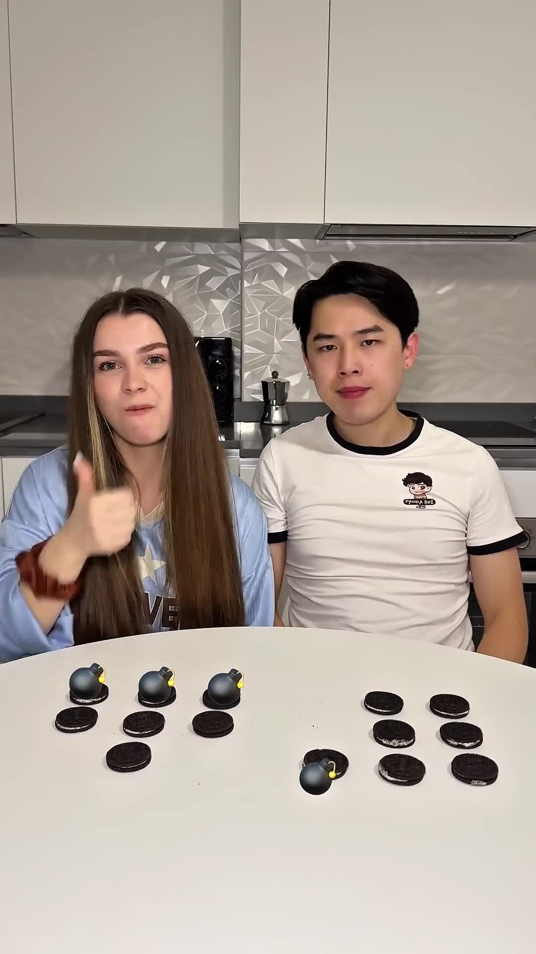 Oreo bomb challenge: If you drop it, you lose!