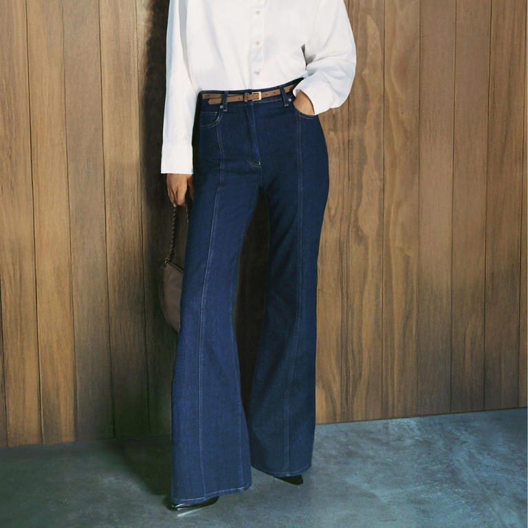 Jennifer Lopez's flared denim is making me forget about my favourite ...