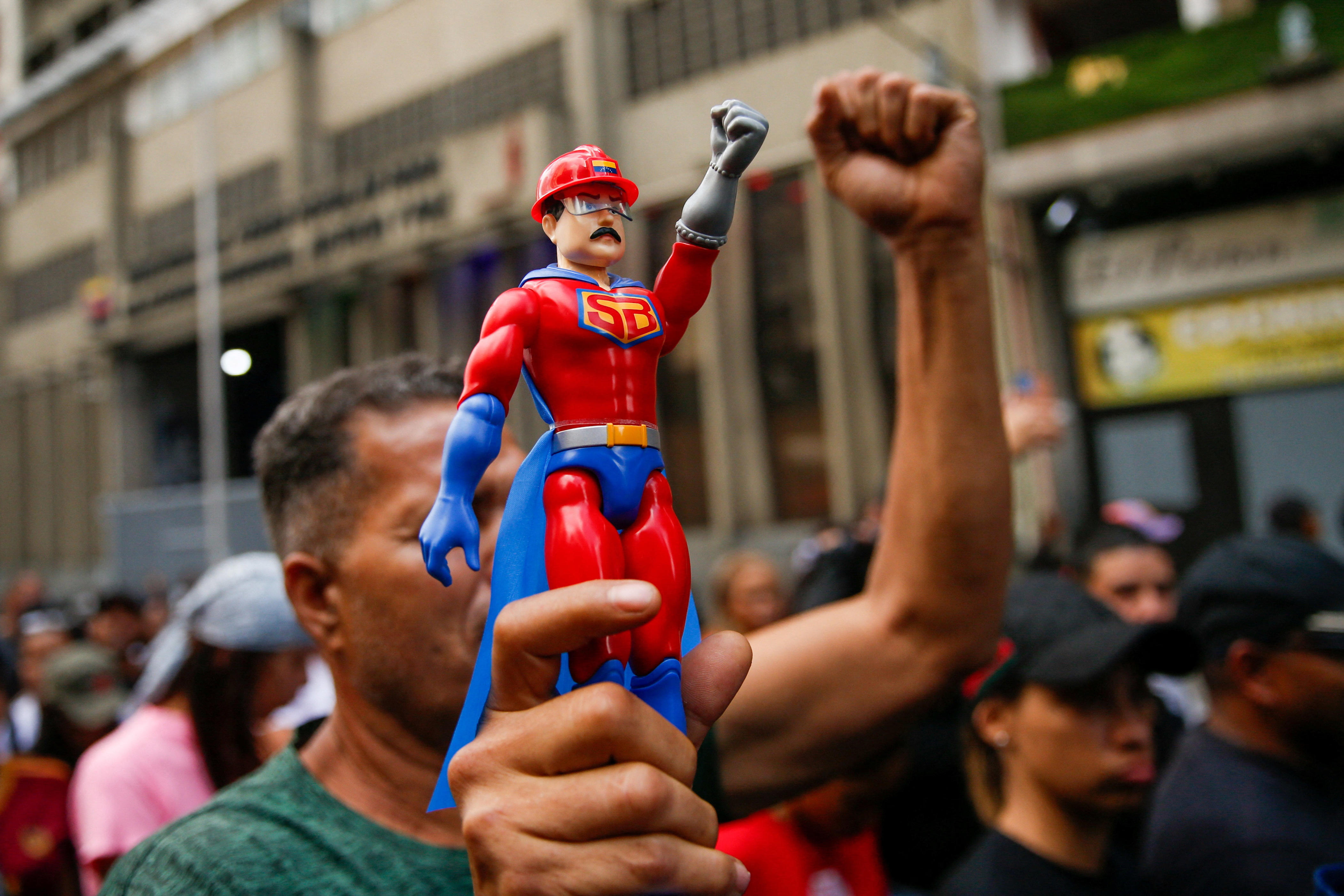 See reactions after US explosions in Venezuela, Maduro capture