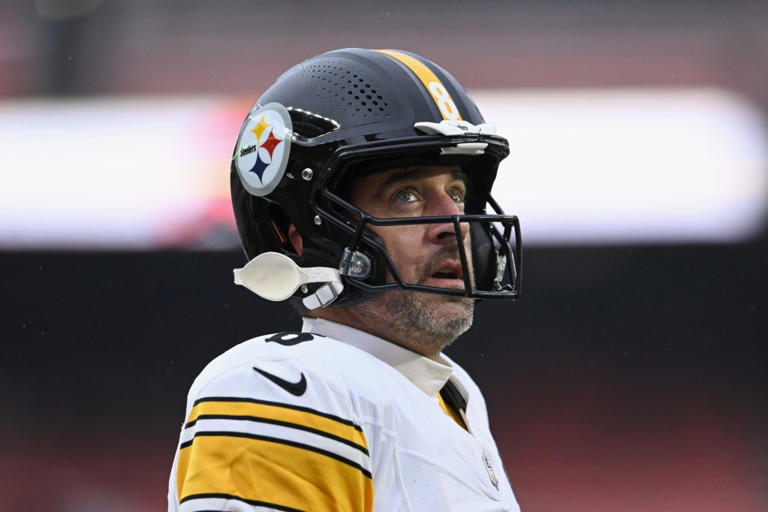 Aaron Rodgers could return to Steelers in 2026 after stirring ...