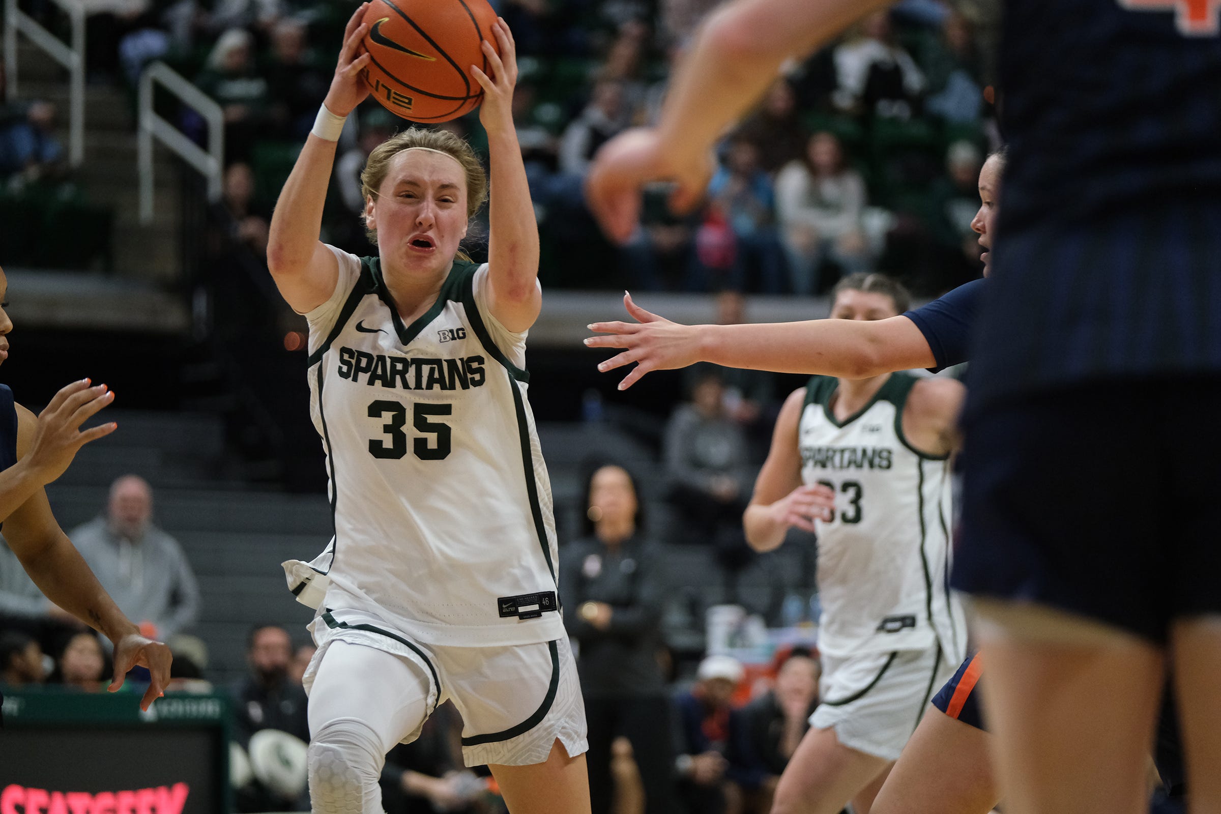 Michigan State women's basketball moves up nine spots to No. 15 in AP poll