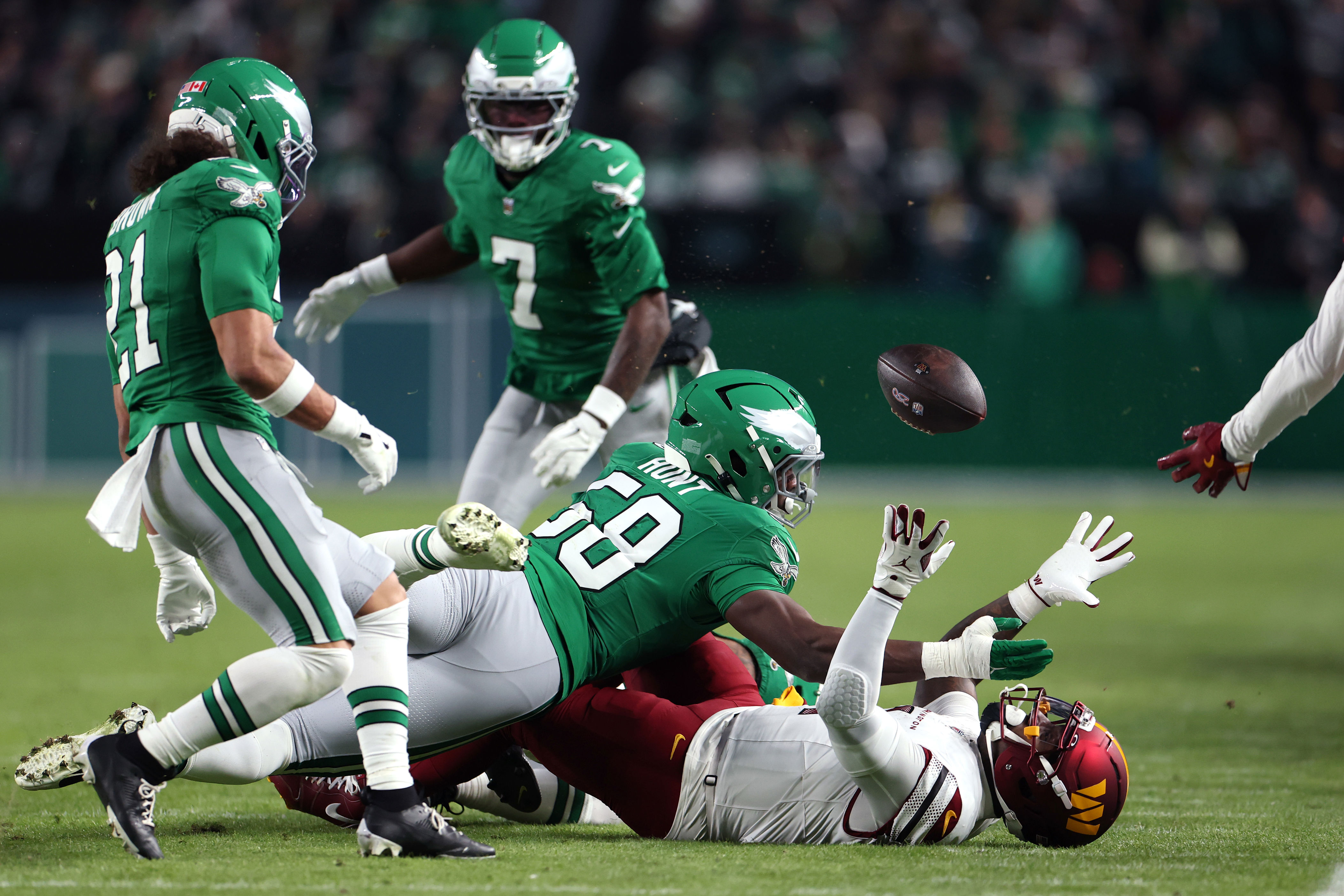 Eagles vs. Commanders: Fourth quarter score updates