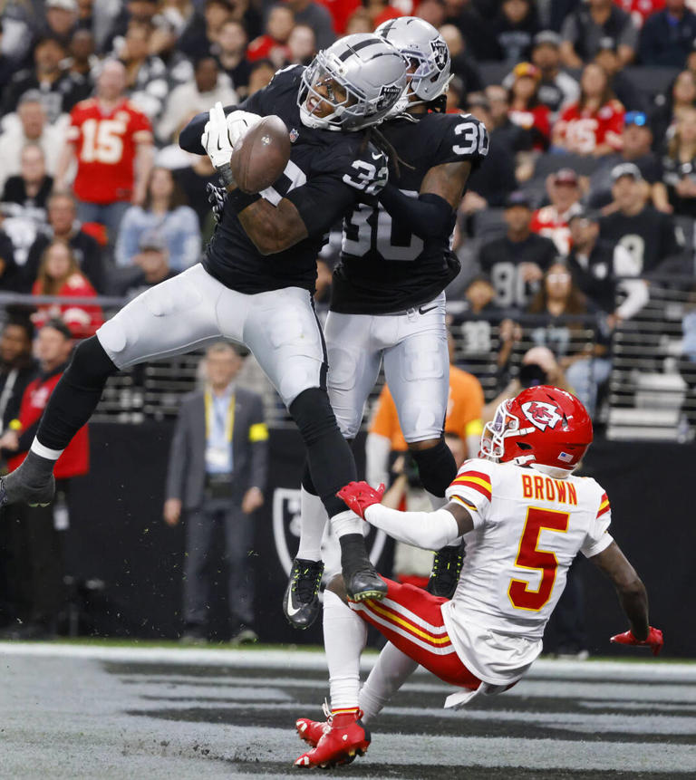 Raiders end season with win, still get No. 1 pick in NFL draft