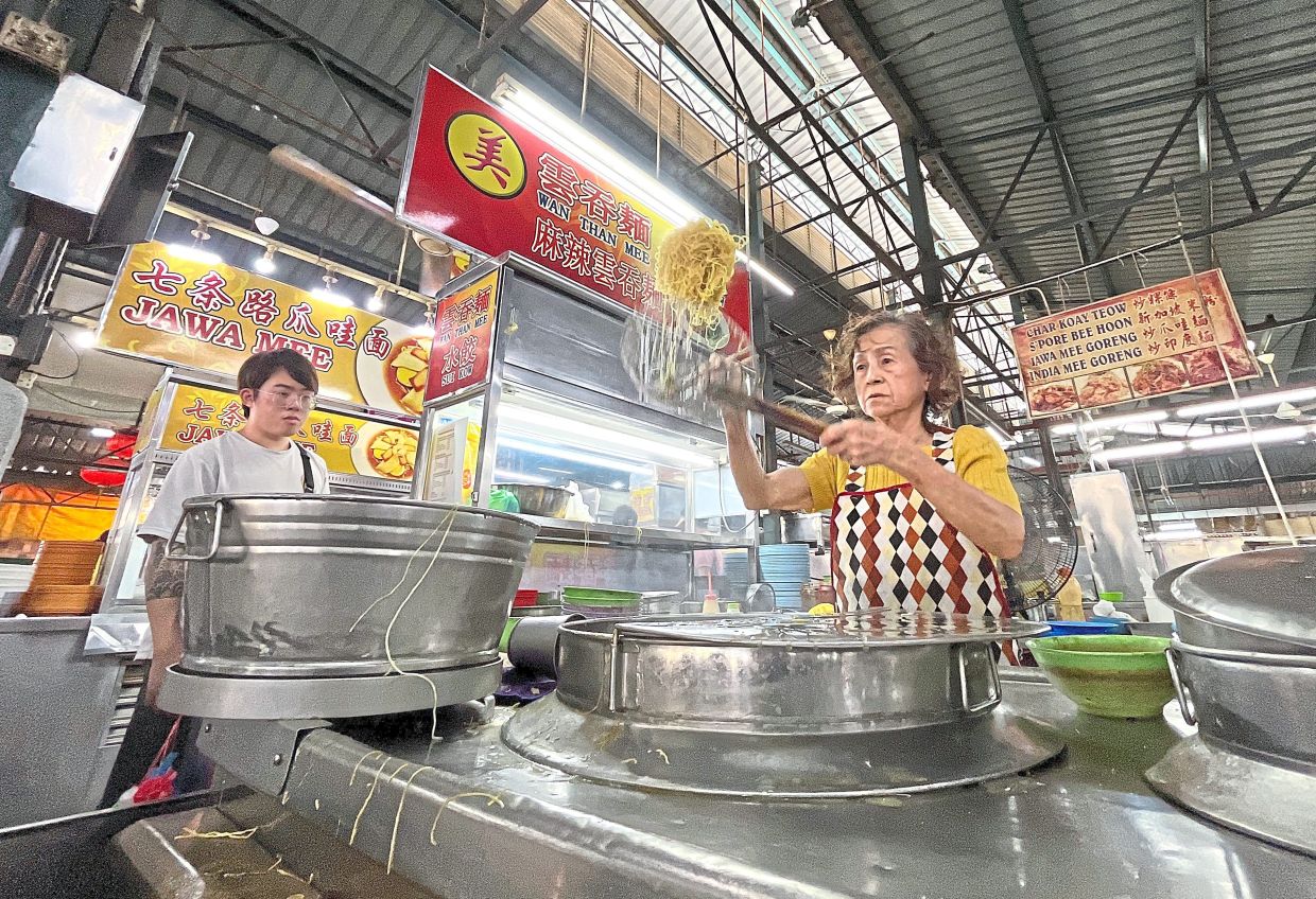 ‘Foreign workers essential to hawker food preparation’