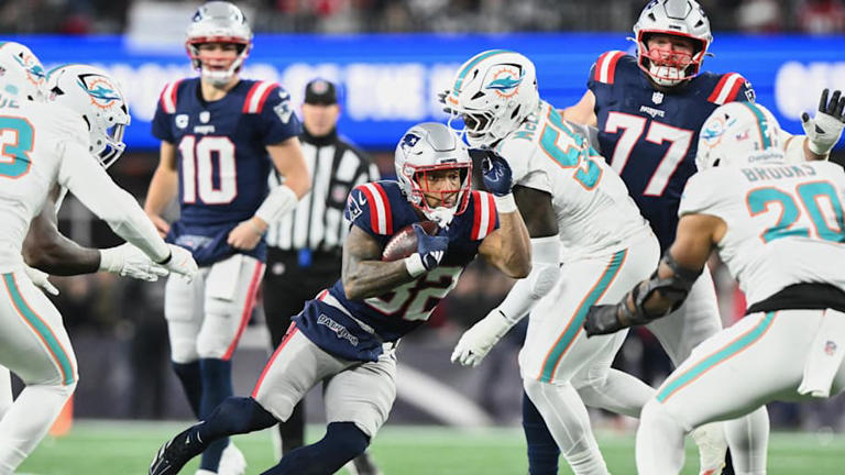 Patriots RBs shine in first-half lead vs. Dolphins