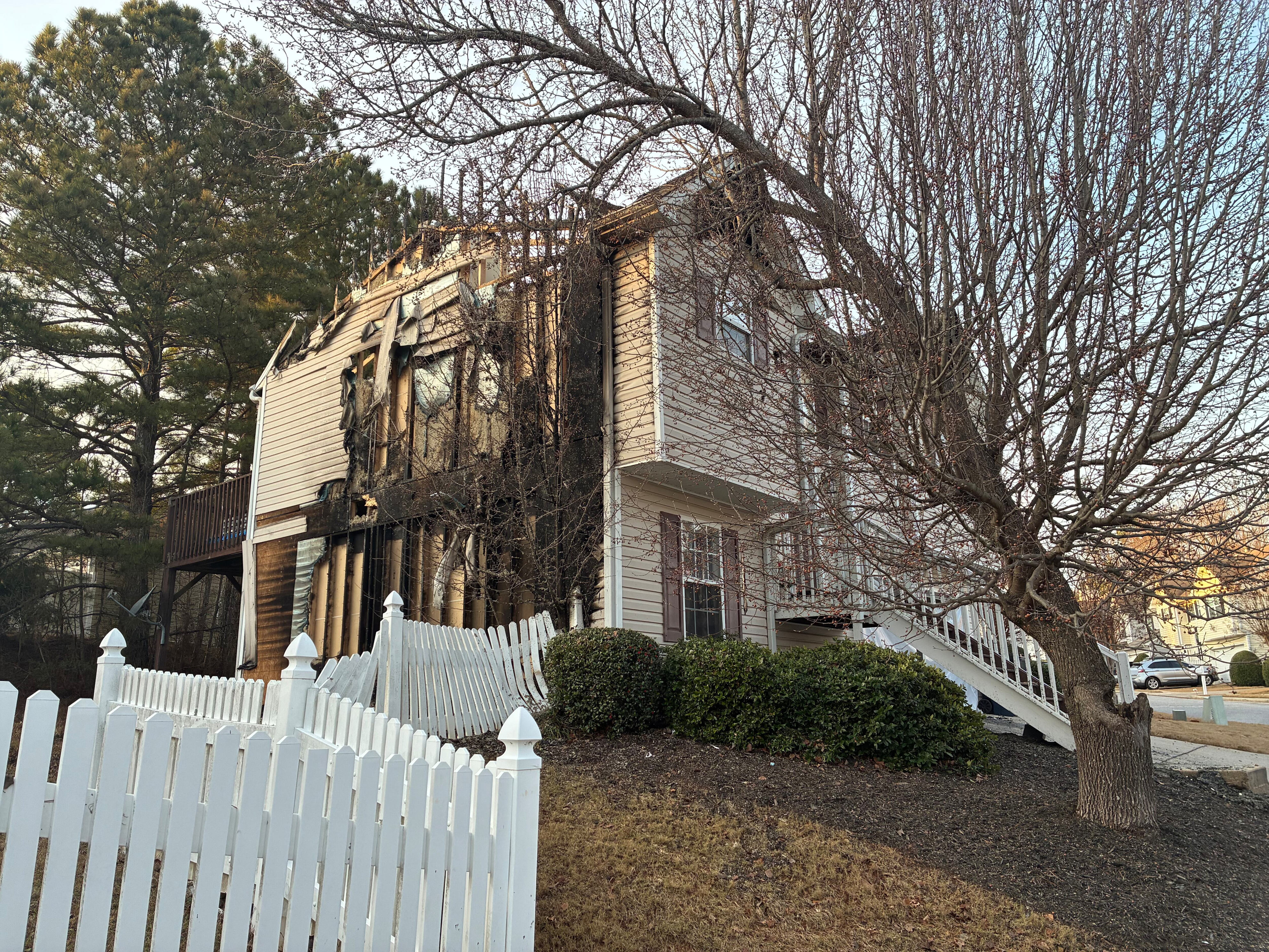 Hiram woman alerts young couple their home is on fire minutes into new year