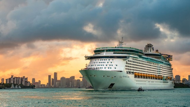 Royal Caribbean slammed after video reveals shocking side of its Icon ...