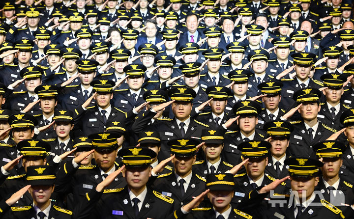 소방공무원, 작년보다 440명 늘어난 2367명 채용…5월 합격자 발표