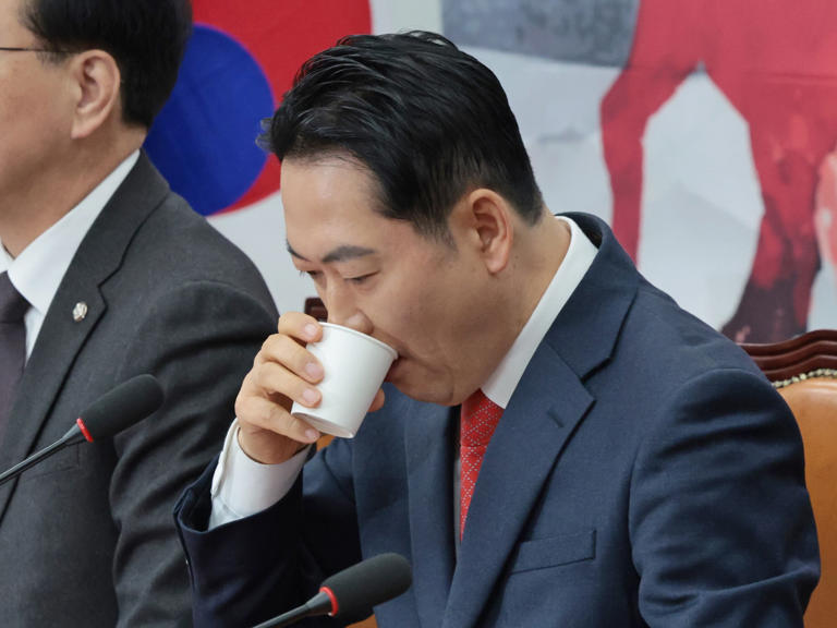 People Power Party policy chief's resignation shakes Jang leadership