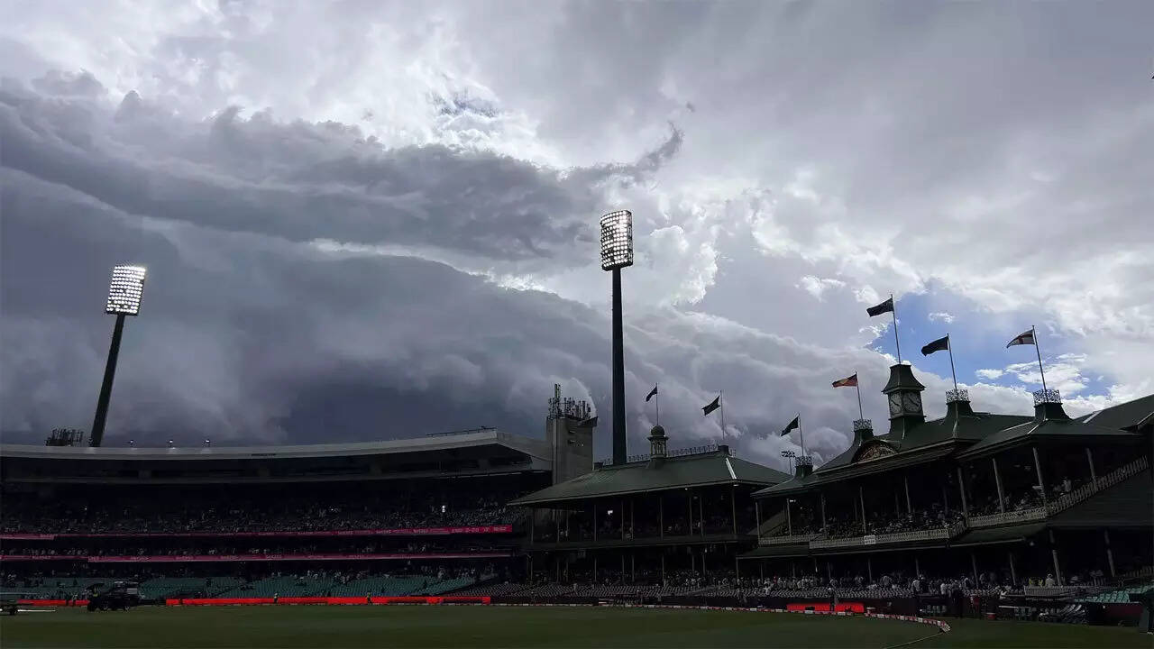 Cricket Australia boss Todd Greenberg hits out at 'archaic' bad light rules