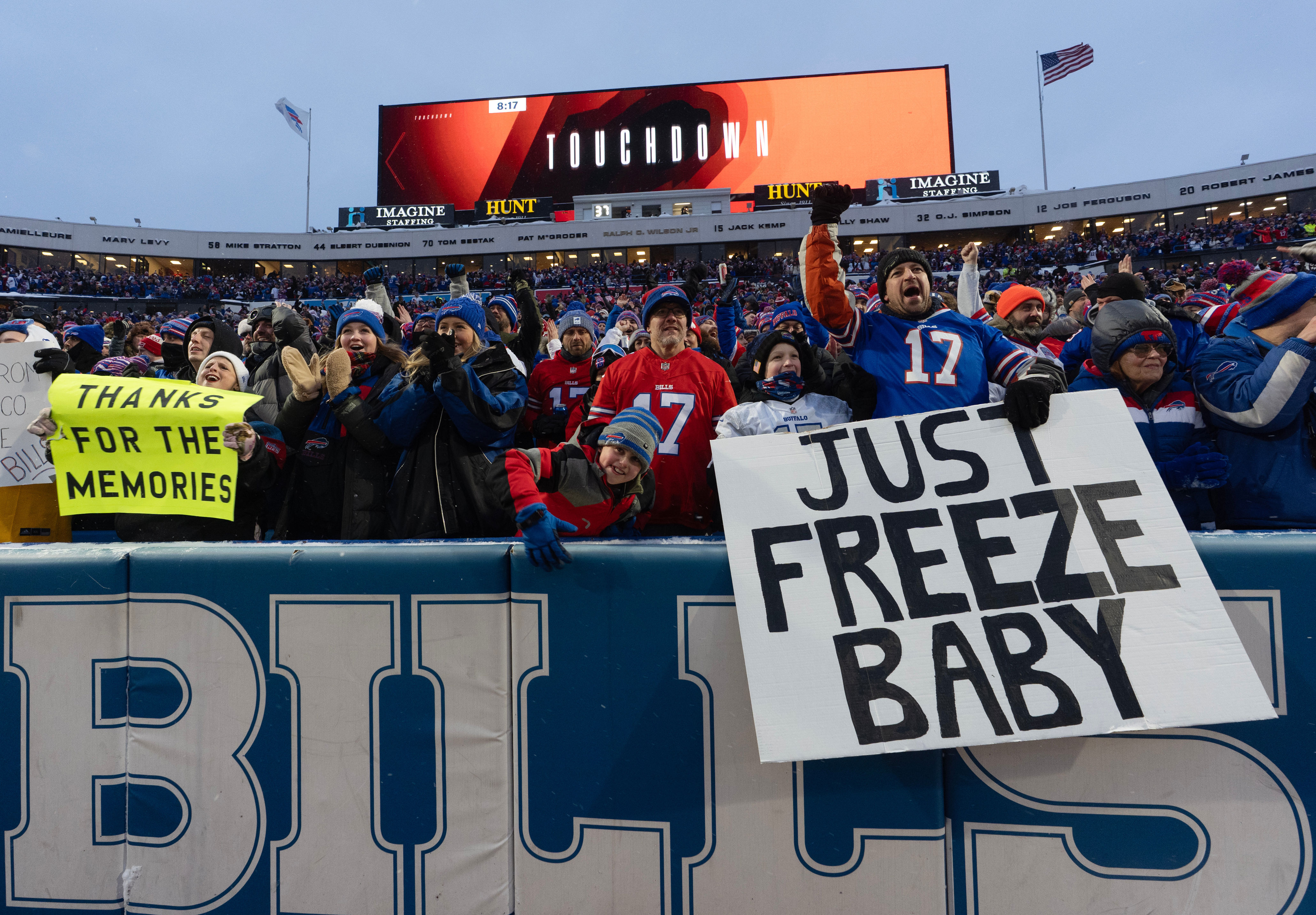 Bills fans brave snow, cold to celebrate final regular-season game at ...