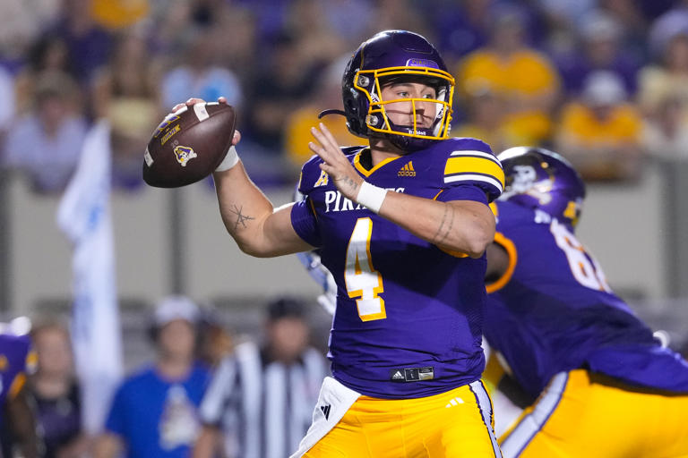 East Carolina QB Katin Houser transfers to Illinois