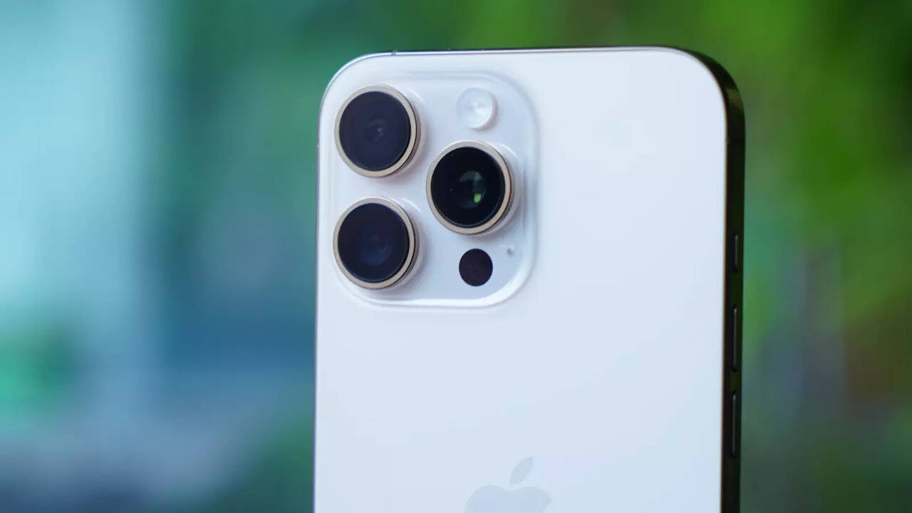 Apple iPhone 16 Pro Max Price Cuts Down By 24,000 On Flipkart, Should ...