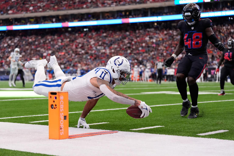 Texans win 38-30 over Colts, clinch No. 5 seed in AFC playoffs
