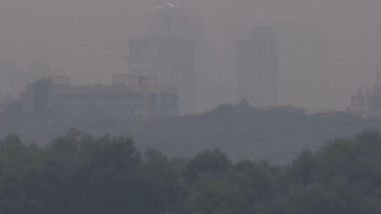 Mumbai AQI at 127; haze persists, IMD forecasts partly cloudy weather