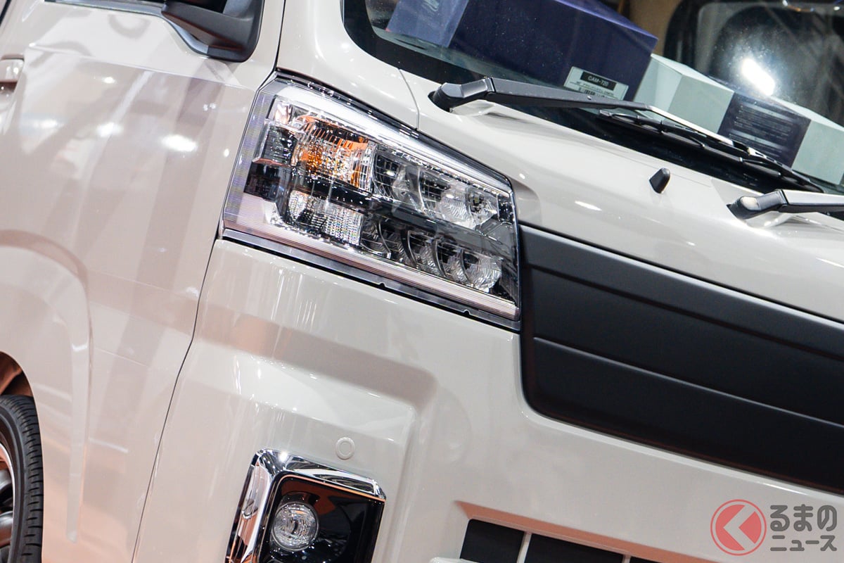 400万円! 最新型「4人乗り軽トラ」登場! ダイハツ「ハイゼットトラック」の「2階建て」仕様! 4人寝られる快適モデル「JP STAR ...