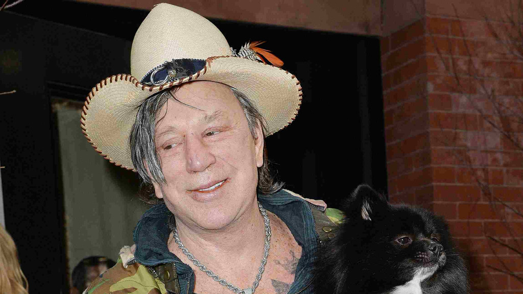 Mickey Rourke starts GoFundMe to avoid eviction from LA home