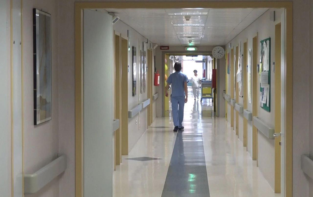 Topi nel soffitto della rianimazione. Pazienti trasferiti, reparto ...