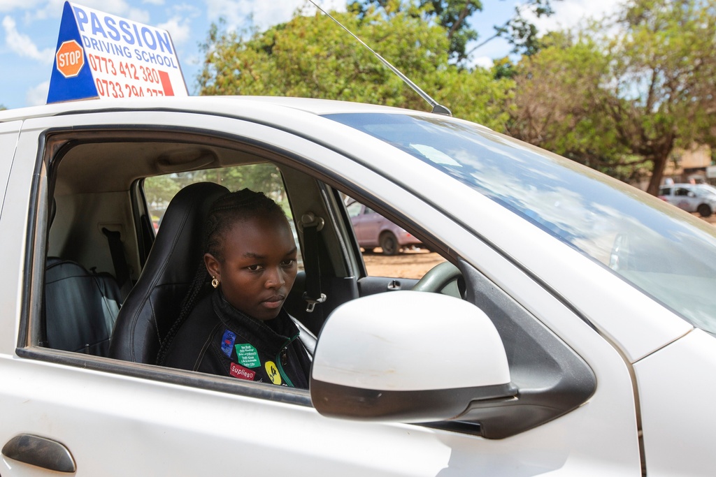 Driving instructors teach students to dodge danger on Zimbabwe roads