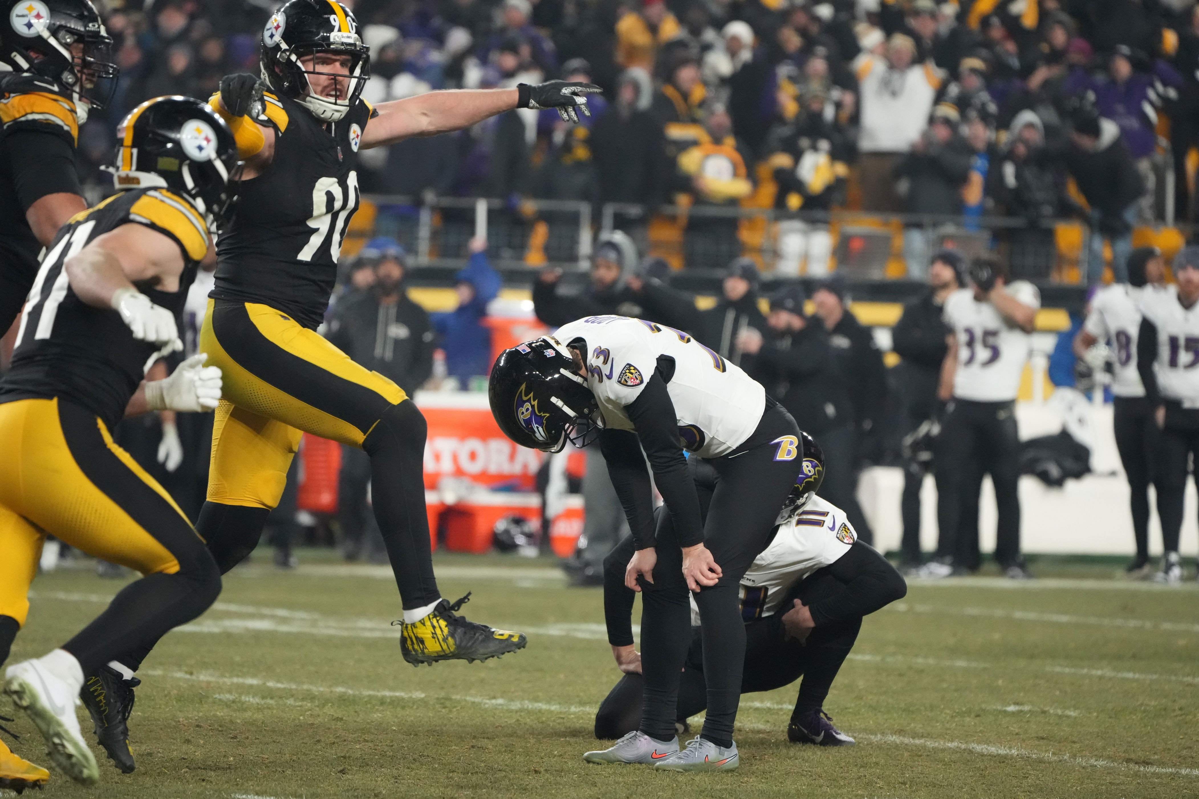 Steelers get in the playoffs as Ravens miss decisive kick wide right